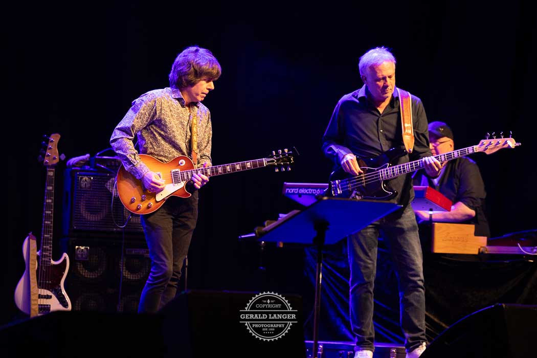 Bell Bottom Blues Band: The Best Of Eric Clapton (2024) - music-on-net.de