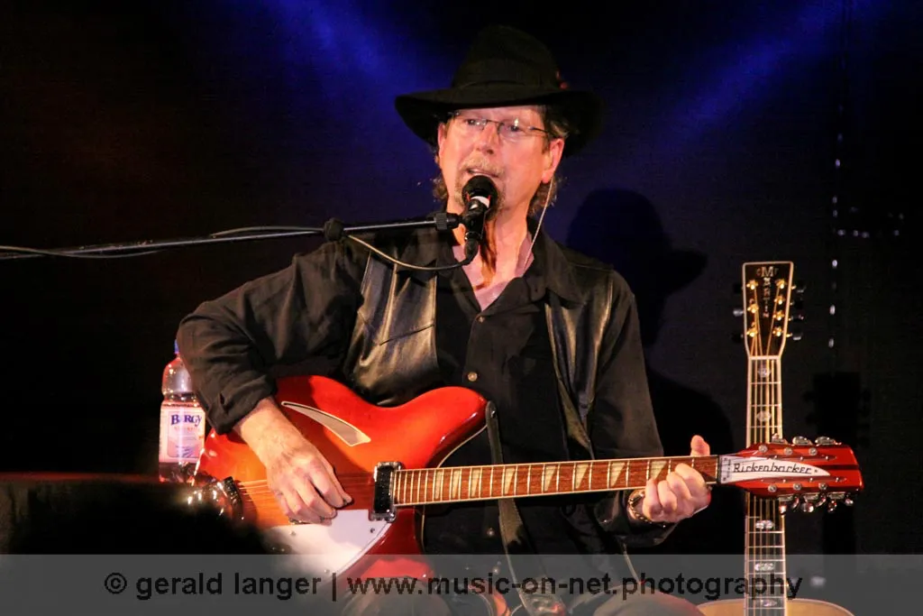 Roger McGuinn im Aschaffenburger Colos-Saal 2009 - Konzertfotos